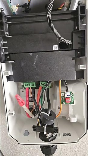 Rivian wall charger - a look inside
