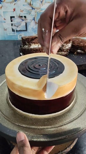 golden design half pound cake #cake #howtomakecakecreamathome #cakedecorating #recipe 🍰🍰🎂👍👌