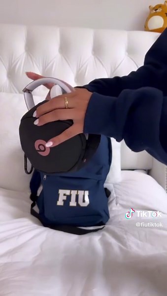 What’s in My FIU Backpack: Essential Items for Students