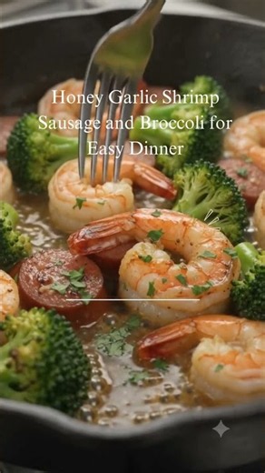 20-Minute Honey Garlic Shrimp, Sausage & Broccoli – So Easy! #easyrecipe #onepan