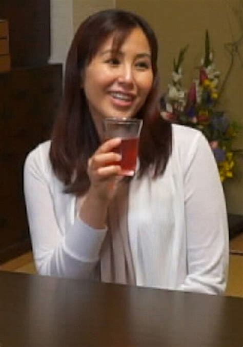 コタツの中でイケナイ悪戯を仕掛ける兄の嫁さん！痴女嫁と兄の横で声を潜めて快楽sex！ エロ動画・アダルトビデオ Fanza動画