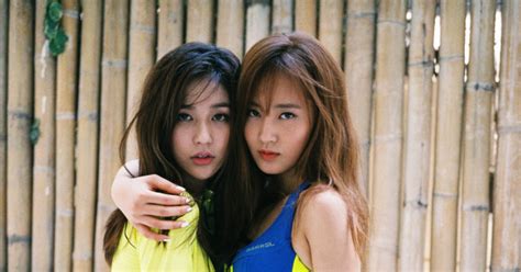 소녀시대 유리 모델 비비안 필리핀 보라카이 물들인 절정의 래시가드 몸매