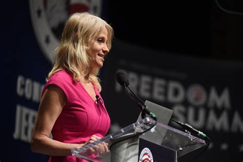 Donald Trump Gives Two Women Prominent Campaign Roles The New York Times