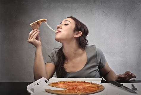 20 Motivi Per Uscire Con Una Ragazza Che Se Ne Sbatte Della Dieta