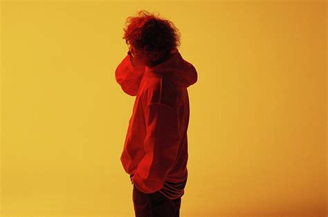 Vaundy、楽曲「僕は今日も」＆「怪獣の花唄」が横浜流星出演マルハニチロ新中華街®シリーズ五目シュウマイ 香りと旨み