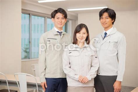 作業着をきた男女 No 4191193｜写真素材なら「写真ac」無料（フリー）ダウンロードok