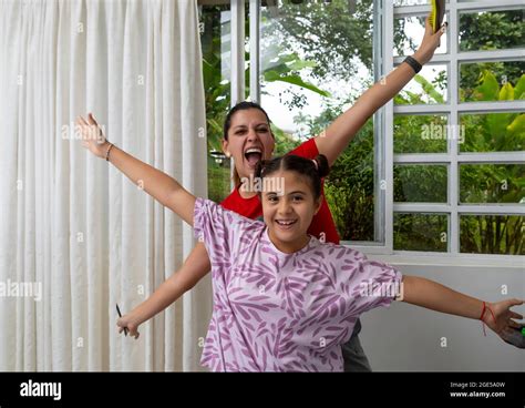 Maman Fille Banque De Photographies Et Dimages à Haute Résolution Alamy