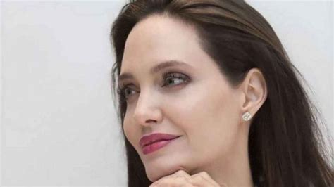 Angelina Jolie Revela Como La Muerte De Su Madre Cambió Su Vida