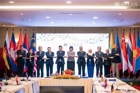 Việt Nam Joins Preparatory Meeting For 40th 41st Asean Summits