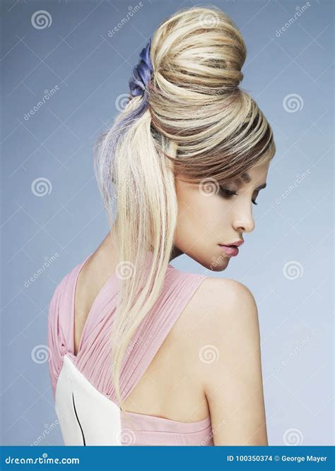 Blonde Sexy Photo Stock Image Du Soin Caucasien Cheveu 100350374