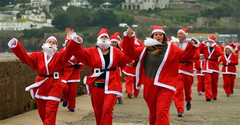 Hundreds Of Santas Take Over Brixham Devon Live