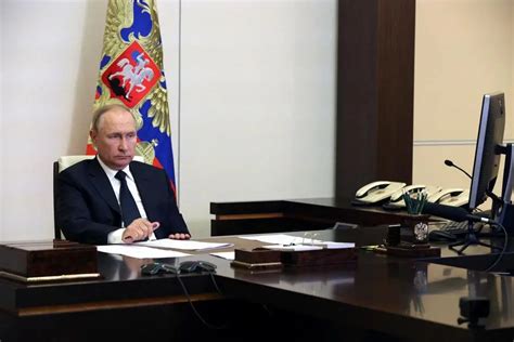 Putin Signs Decree To Increase Size Of Russian Armed Forces