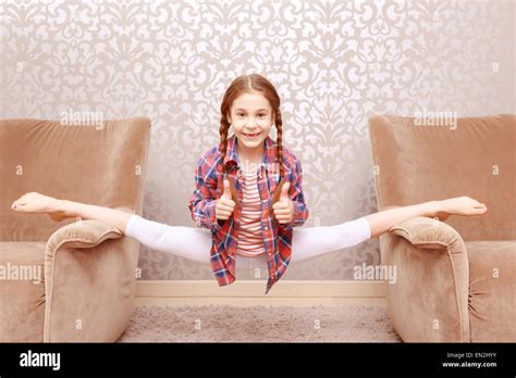 Fille Flexible Banque De Photographies Et Dimages à Haute Résolution