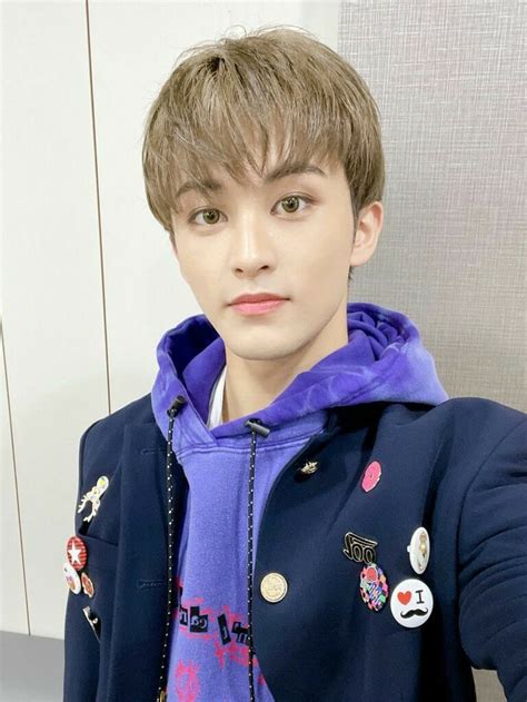 Pin By 𝘔𝘢𝘳𝘬 𝘜𝘉 💙 On Mark Lee ≚ᄌ≚ ℒℴѵℯ Nct Mark Nct Nct Dream