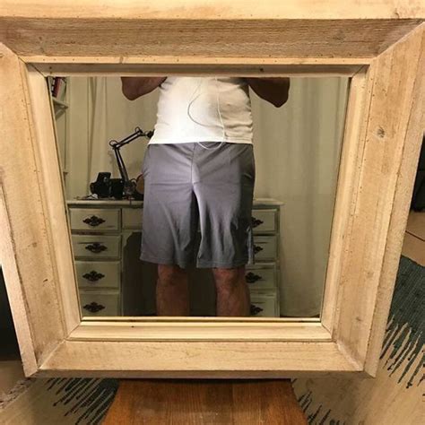 60 Funny Photos Of People Trying To Sell Mirrors