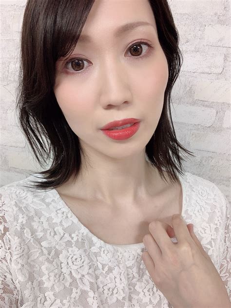 望月瞳 ドリルバイブは親友💓 On Twitter おはよー😊🌸 今日も雨かあー☔️ 雨の日は眠い🥱💤 けどみんなのいいね！やコメントで目