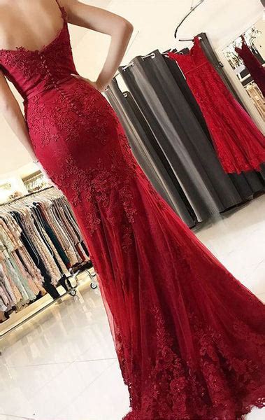 Macloth Mermaid Spaghetti Straps Lace Long Prom Dress Red Formal Eveni
