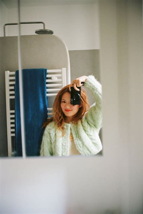 Mirror Selfie Pose Reference To Master The Mirror Selfie Start With An