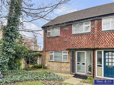 3 Bed End Terrace House To Rent In Old Farm Close Hounslow Tw4 £2 500