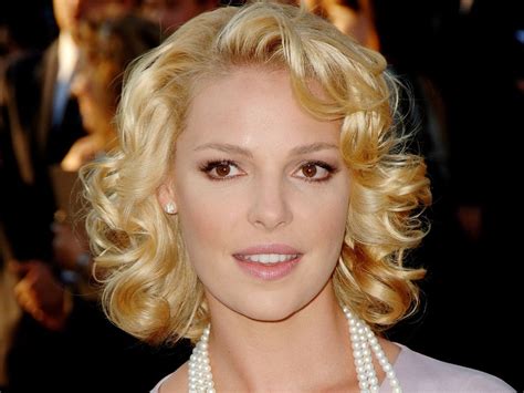 Makeup Tips For Green Eyes And Pale Skin And Blonde Hair Wavy Haircut
