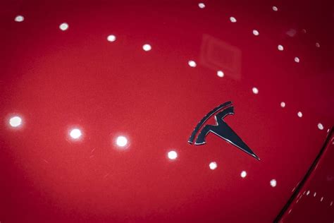 Tesla Recalls 2m Cars To Fix Autopilot Safety Flaws R Patient Hackernews