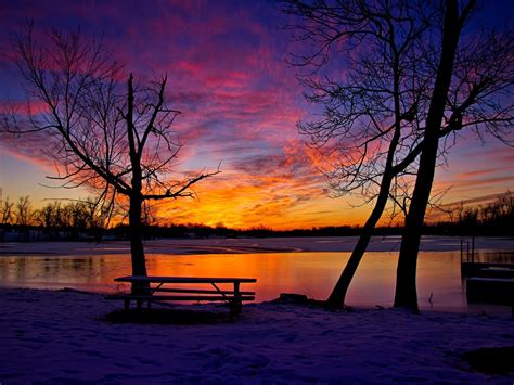 Fond Décran Des Arbres Le Coucher Du Soleil Lac Réflexion Ciel