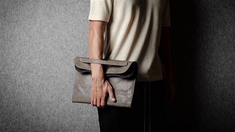 2021 ᐉ hardgraft everything portfolio leather case holds