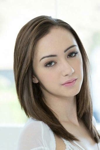 Lily Jordan Bio Height Weight Age Measurements – Celebrity Facts