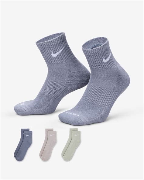 Nike Everyday Plus Cushioned Training Ankle Socks 3 Pairs Nike Ie
