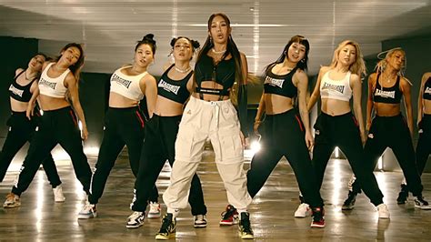 5 Easy To Learn Beginner K Pop Dances