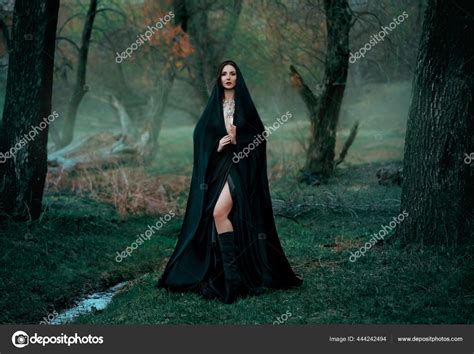 Dark Sorceress