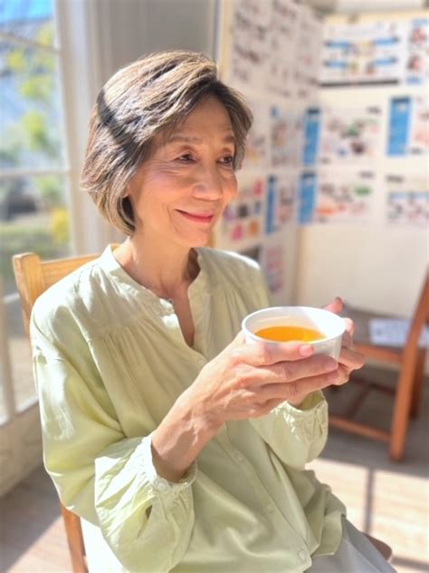 60代 女性 シニアモデル 夏雑誌の撮影！ 株式会社ステージ 40代〜80代、ミドル・シニアタレントモデル女優俳優の芸能事務所