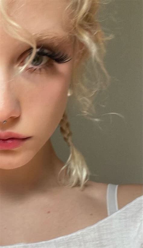Chloe Moriondo Via Ig ⭐️⭐️ In 2024 Pretty People Chloe Pretty Makeup
