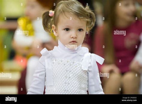 Pretty 12 Year Old Blonde Banque De Photographies Et Dimages à Haute