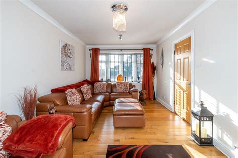Small Avenue Warrington Wa2 4 Bed End Of Terrace House £275 000