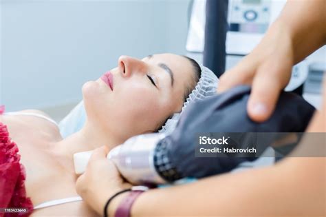 Lpg Massage Apparatus Process Lymphatic Drainage Massage For Woman In
