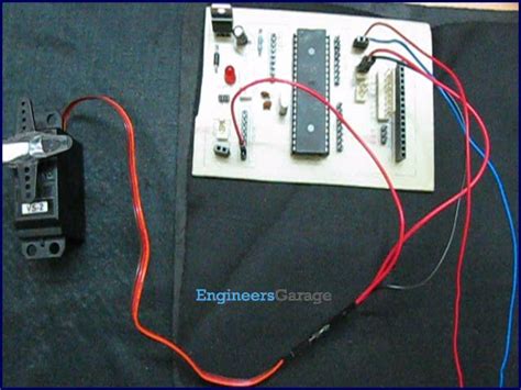 how to interface servo motor with avr microcontroller