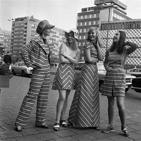 Mode Des Années 70 Plus Seventies Fashion 70s Fashion Fashion History