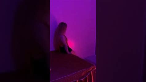 Nữ Nhân Viên Quán Massage Kích Dục Cho Khách ở Đồng Nai Shorts Đồng
