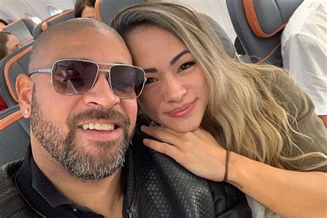 Em Foto Com A Namorada Adriano Imperador Cutuca A Ex Área Vip
