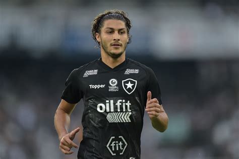 Botafogo Corre Para Renovar Contrato De Três Jogadores Importantes Do