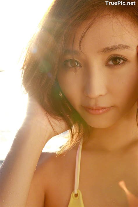 Wanibooks No 142 Japanese Actress And Gravure Idol Risa Yoshiki