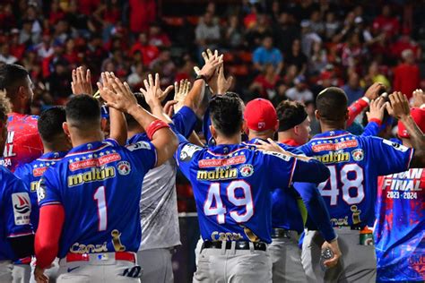 Después De Años De Espera Los Tiburones De La Guaira Son Los Campeones