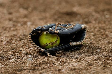Texas Hs Softball Coaches Ignore Accusations Of Sexual Assault To Avoid