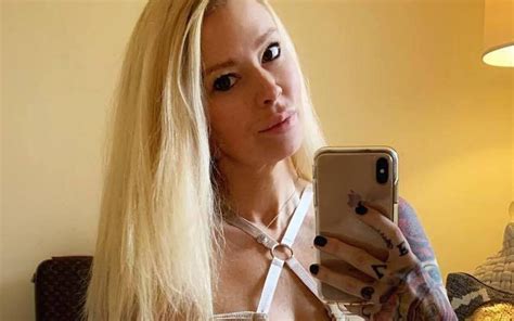 Jenna Jameson Confirms Split From Fiance Introduces New Girlfriend