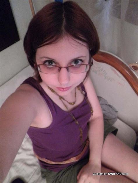 Wunderschöne Amateur Mädchen Posieren Nackt Vor Der Kamera Porno Bilder