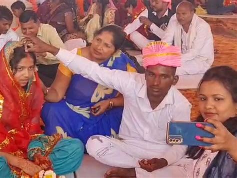 मंत्री अनिल राजभर ने की शिरकत एक दूजे के हुए 1300 से अधिक जोड़े