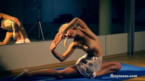 flexible lena shows nude gymnastics