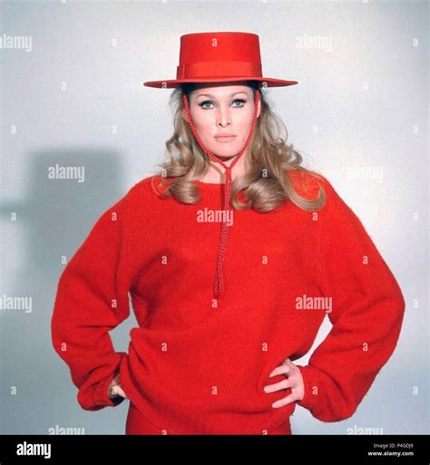 Ursula Andress Portrait Banque De Photographies Et Dimages à Haute