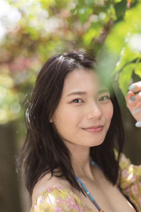 Sns総フォロワー90万人超えtiktoker・ときちゃん、妖艶バスト見せる1st写真集「人生何が起こるかわかりません」 マイナビニュース